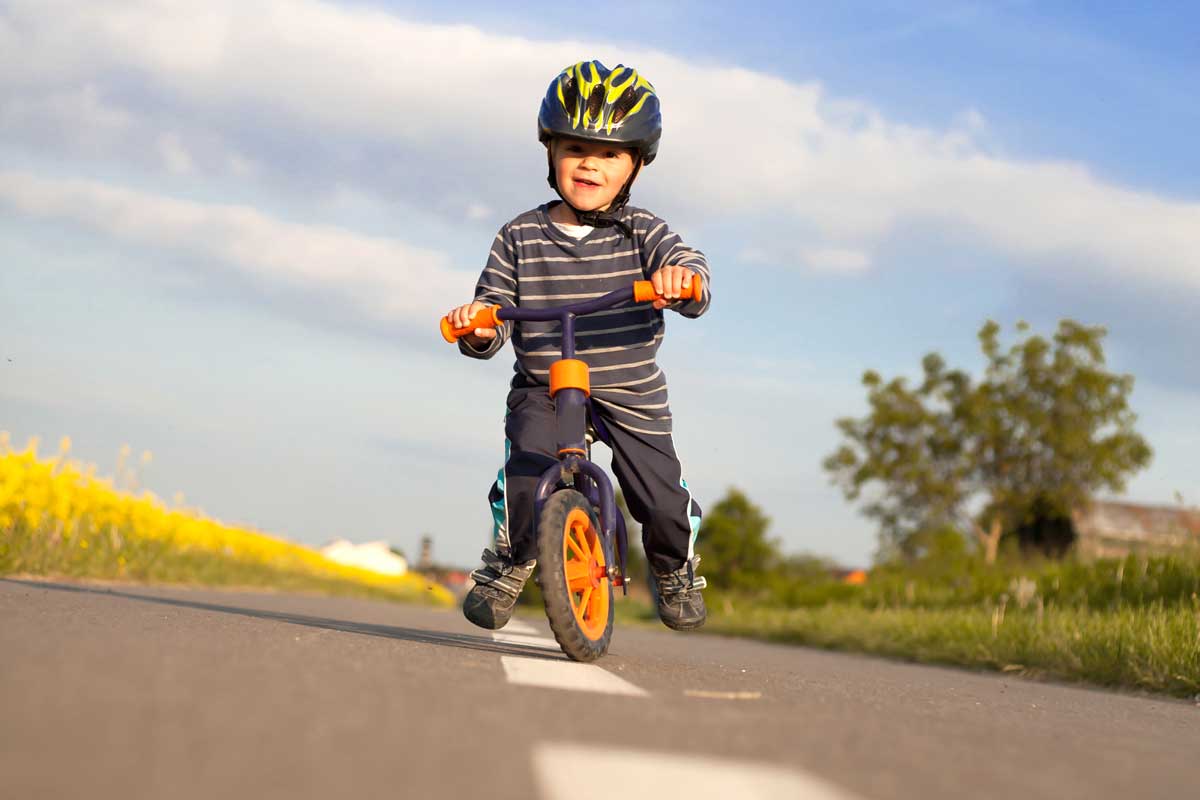 Quel âge idéal pour commencer avec une draisienne ? - Guide Velo