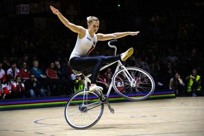 Cyclisme artistique : quand la gymnastique rencontre le vélo - Guide Velo