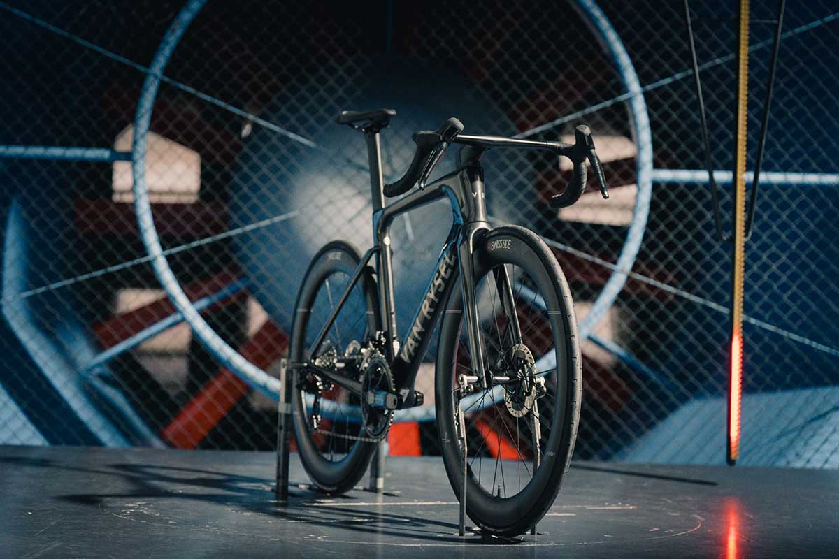 Van Rysel RCR-F : le vélo de course des pros débarque en magasin ...