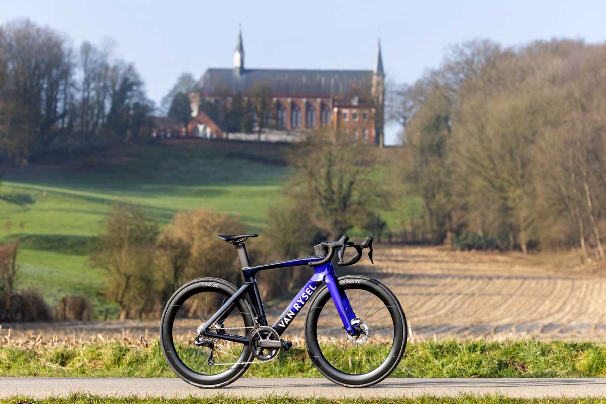 Van Rysel RCR-F : le vélo de course des pros débarque en magasin ...